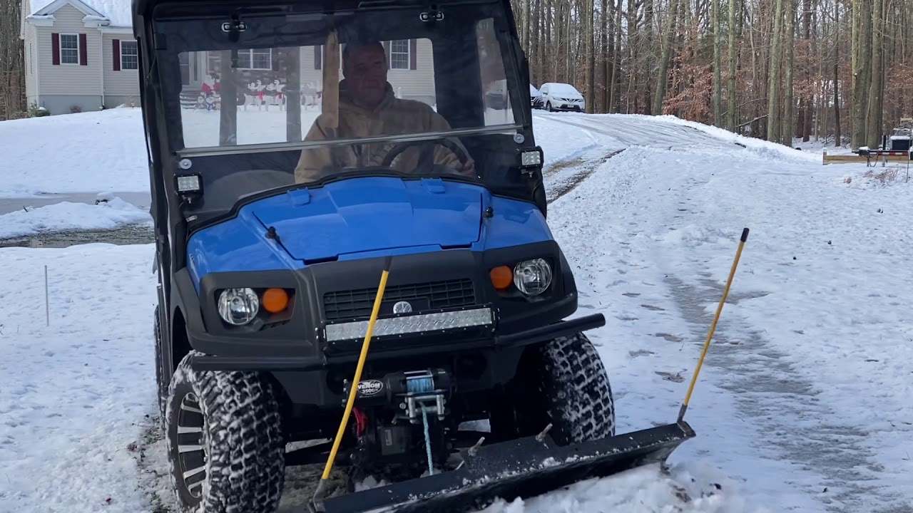 UTV plowing snow - YouTube