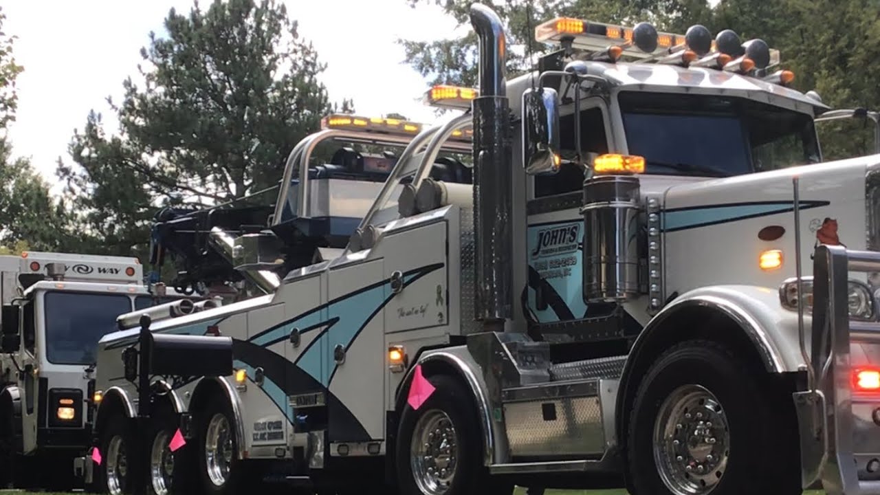 Truck tow truck hauling big both #34460 #34457 both breaking down - YouTube