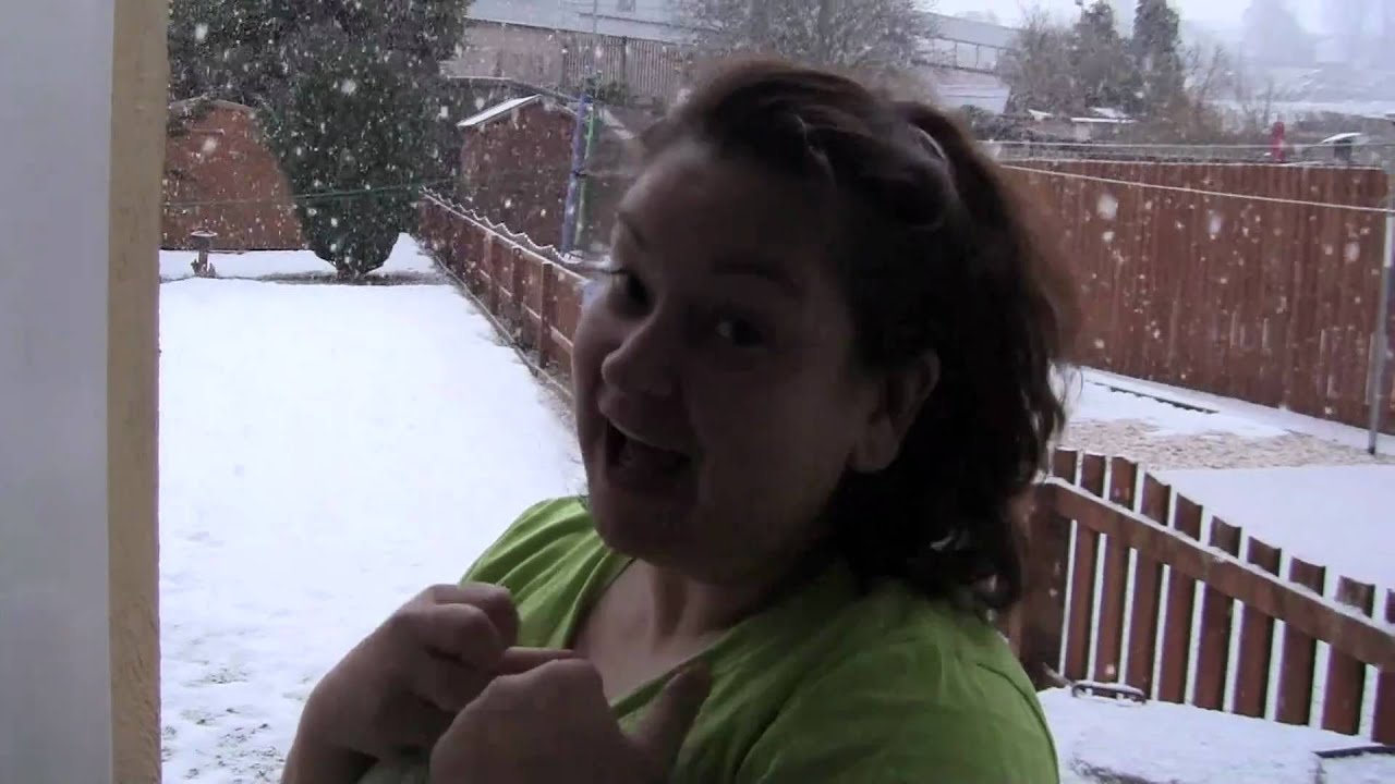 It's snowing outside - YouTube