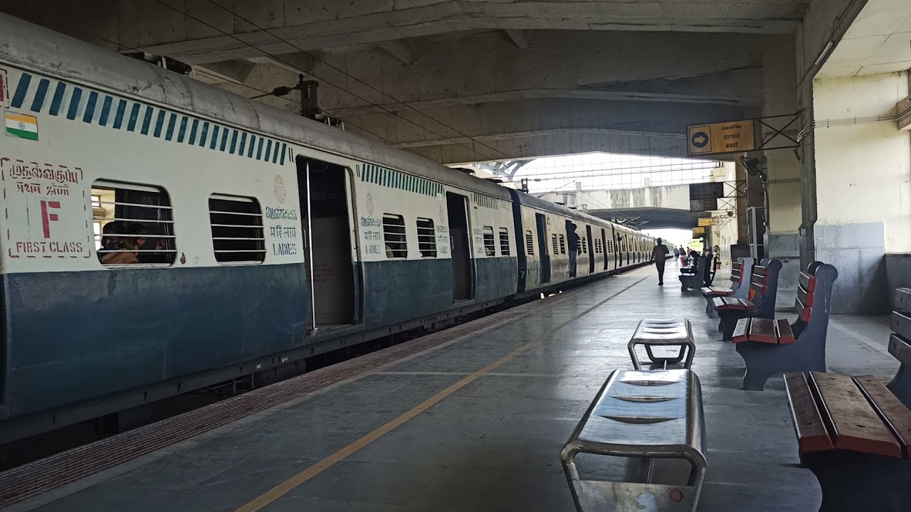 ||🔴Fast Local Train accelerates from Mandhaveli at full speed ||(MRTS ...