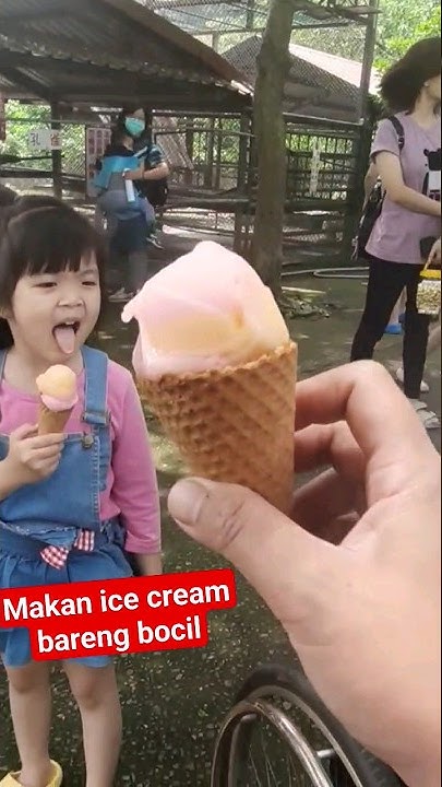 makan ice cream contong bareng bocil||shortvidio - YouTube