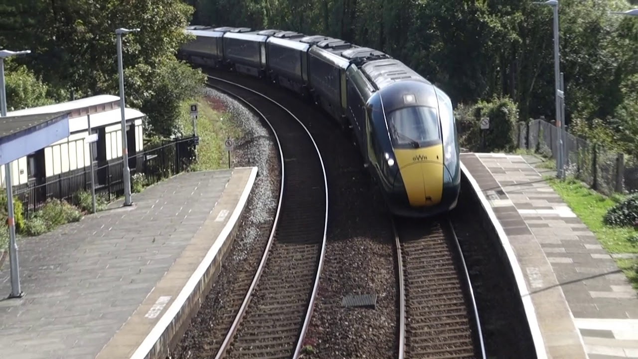GWR Class 800 trains pass St Germans station - YouTube