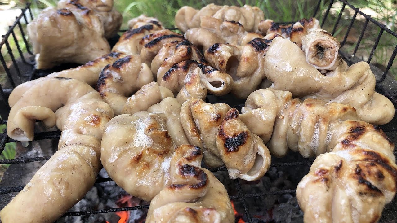 របៀបប្រឡាក់ហ៊ុនជ្រូកអាំង - Yummy Cooking Intestines Pig Recipe - YouTube
