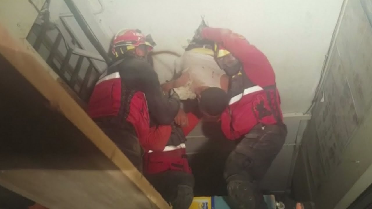 Man found stuck in ceiling during Ecuador Earthquake rescue effort ...
