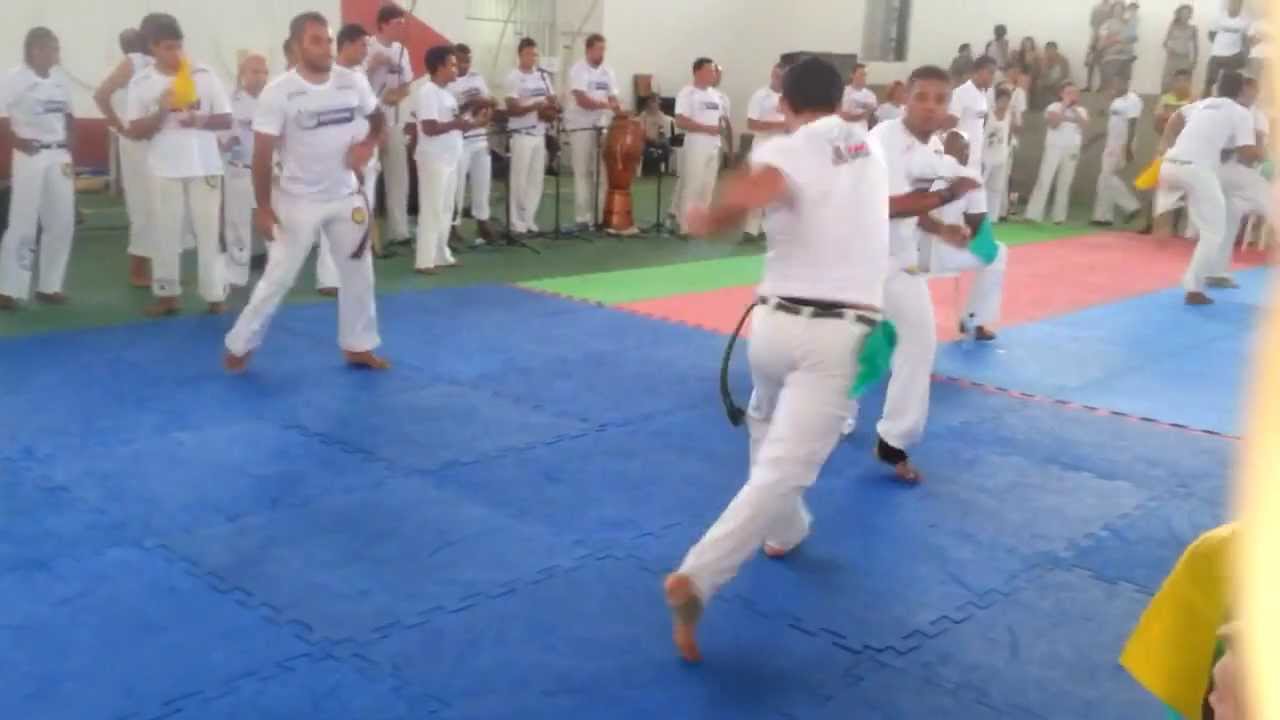 Cabaça Brazil 2013 Axe Capoeira Tournament - YouTube