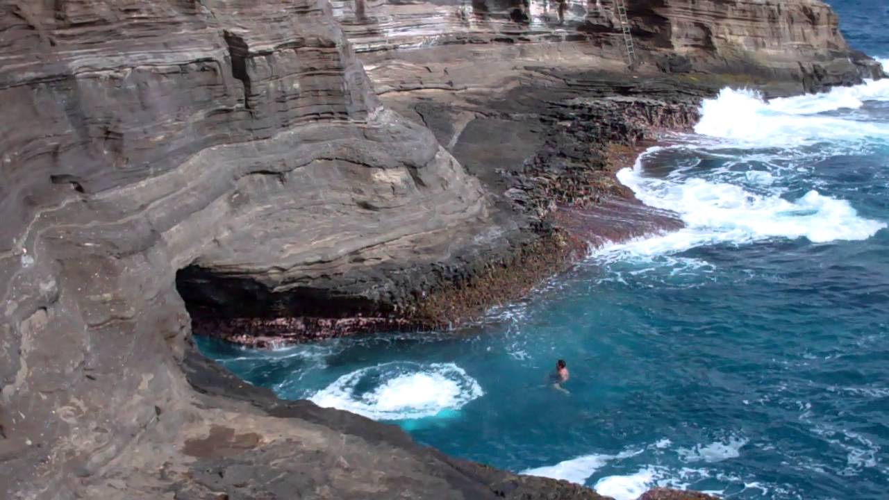 Spitting Caves in Oahu - YouTube