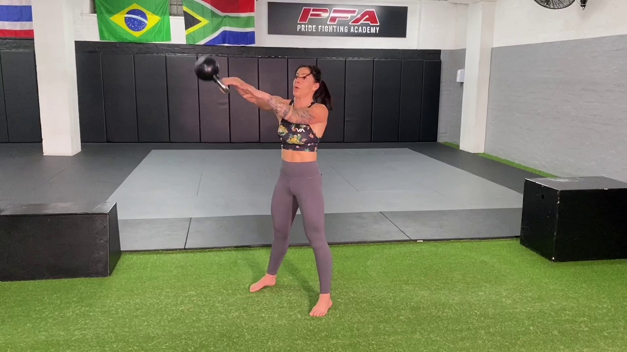 KB Alt single arm swing & clean to squat - YouTube