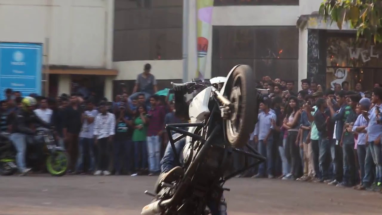 Igit horizon 2k19 bike stunts - YouTube