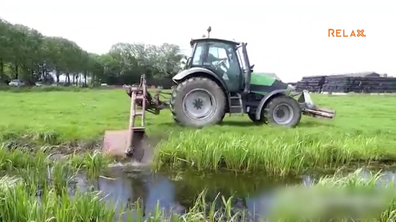 INV_170429_River cleaning machine_KG - YouTube