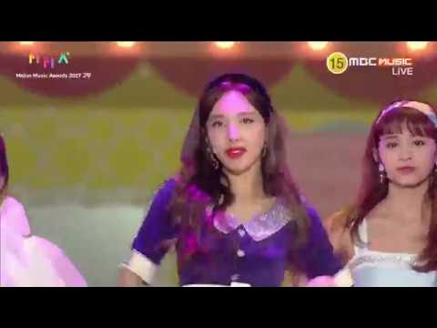 트와이스 (TWICE) - LIKEY (라이키) 교차편집 (stage mix) - YouTube