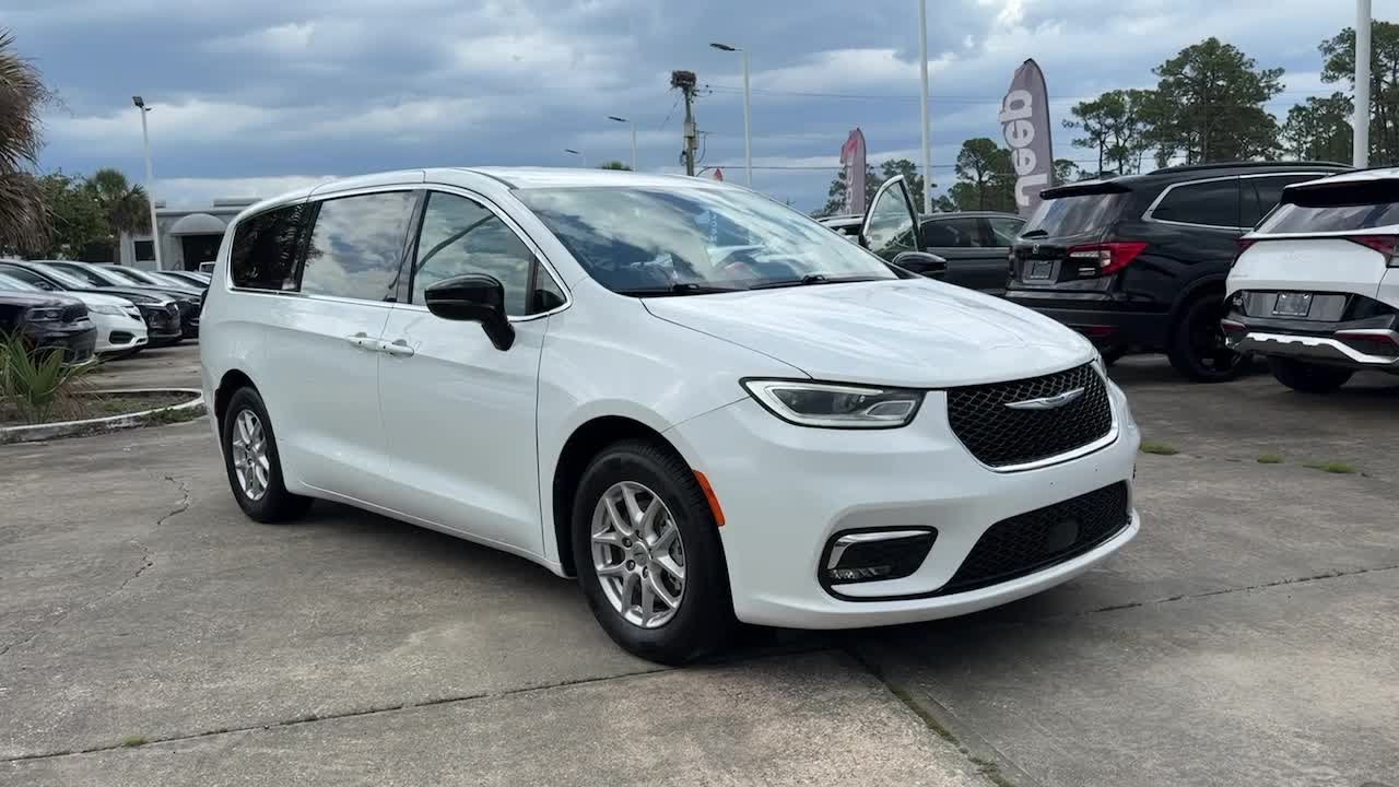 2024 Chrysler Pacifica Touring L Cocoa Beach, Palm Bay, Kissimmee ...