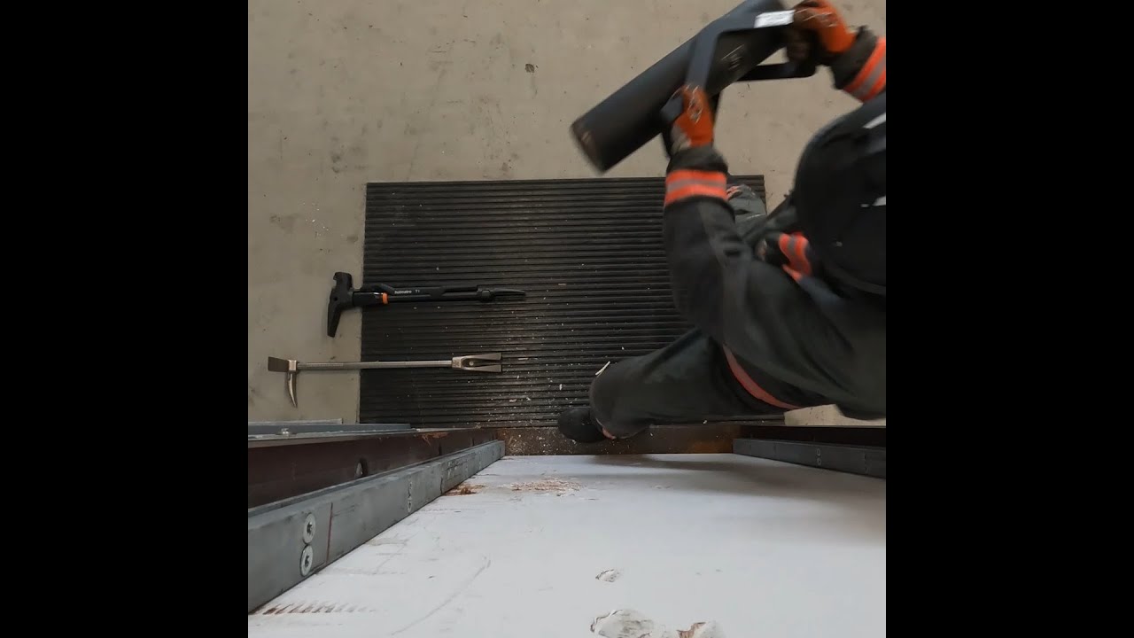 Holmatro T1 vs Halligan Tool vs Battering Ram - YouTube