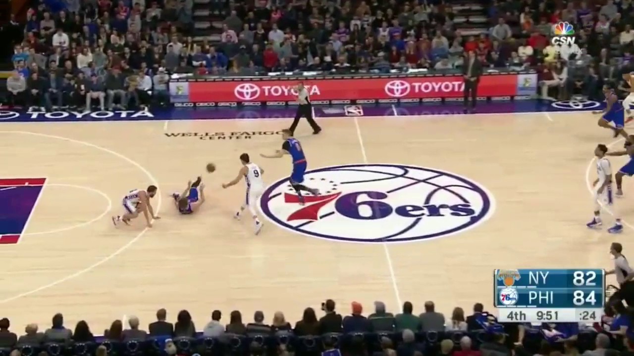 Kristaps Porzingis Dunk vs Philadelphia 76ers March 2017 - YouTube