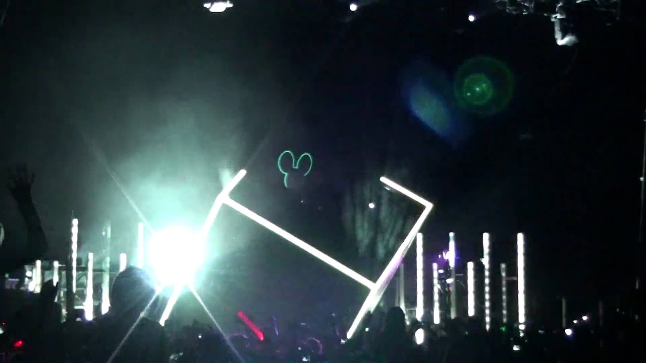 Deadmau5 feat.SOFI Toufa -Sofi Needs A Ladder(Unrealeased) 2010 live ...