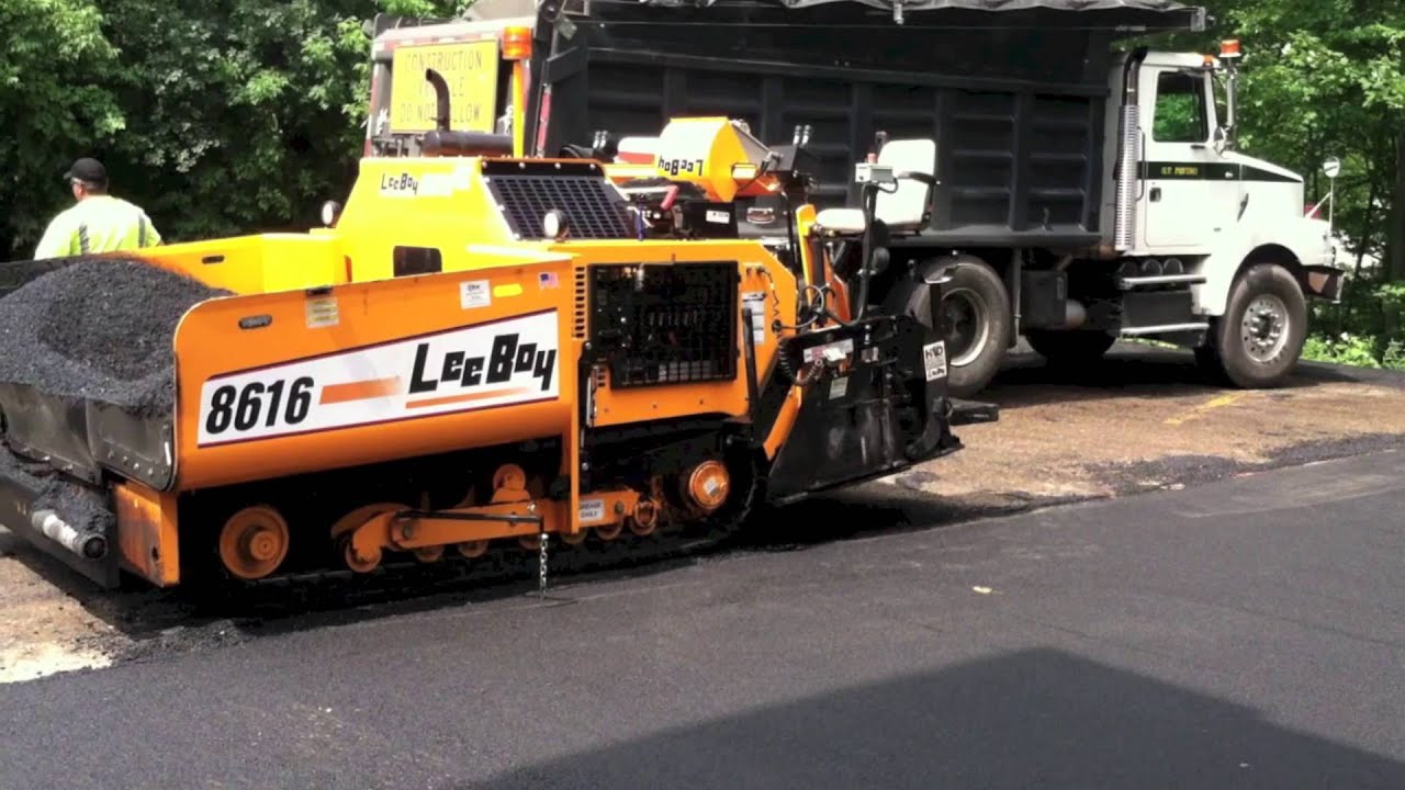 LeeBoy 8616 Paving Vermont Strong - KickinAsphaltFilms - YouTube