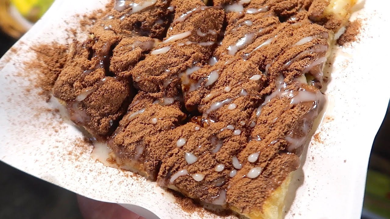 Banana Nutella With Ovaltin Roti - Street Food in Bangkok - YouTube