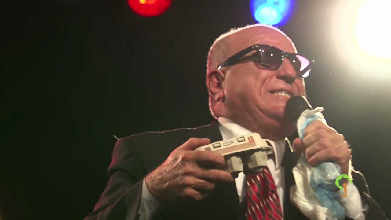 Leo Bassi - The Best Of - pt. 1 - Noite de Gala no CCJ - YouTube