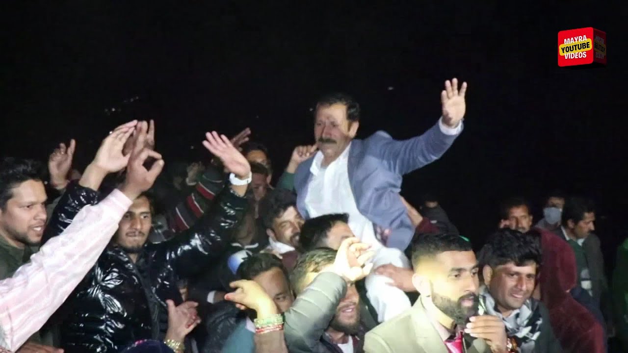 Parents of the groom were brought to the wedding Pandal by carrying ...