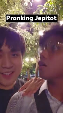 When two pranksters meet - YouTube