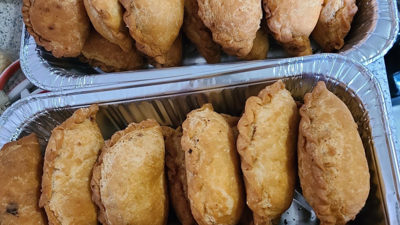 BEST EMPANADA RECIPE/KAPAMPANGAN - YouTube