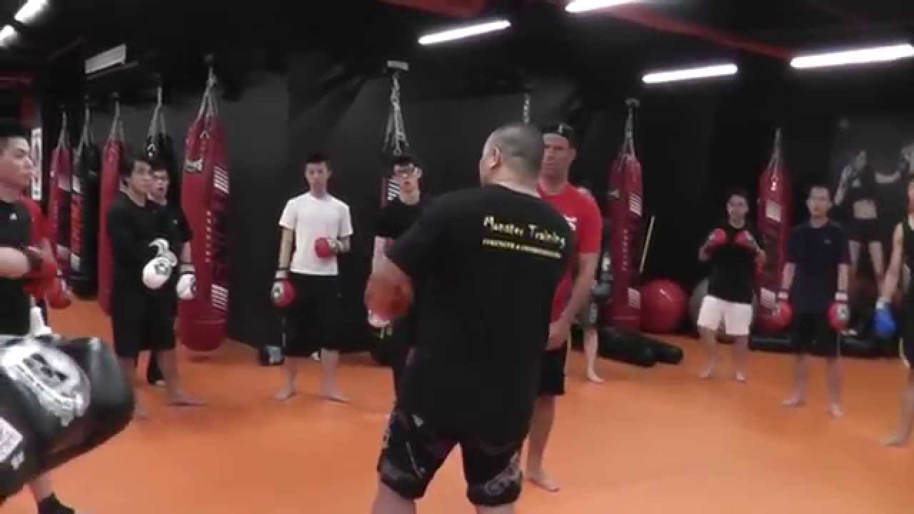 Blackzilians henri hooft格鬥研習營 隨機記錄影片03 成吉思汗健身俱樂部 進化綜合格鬥中心 - YouTube