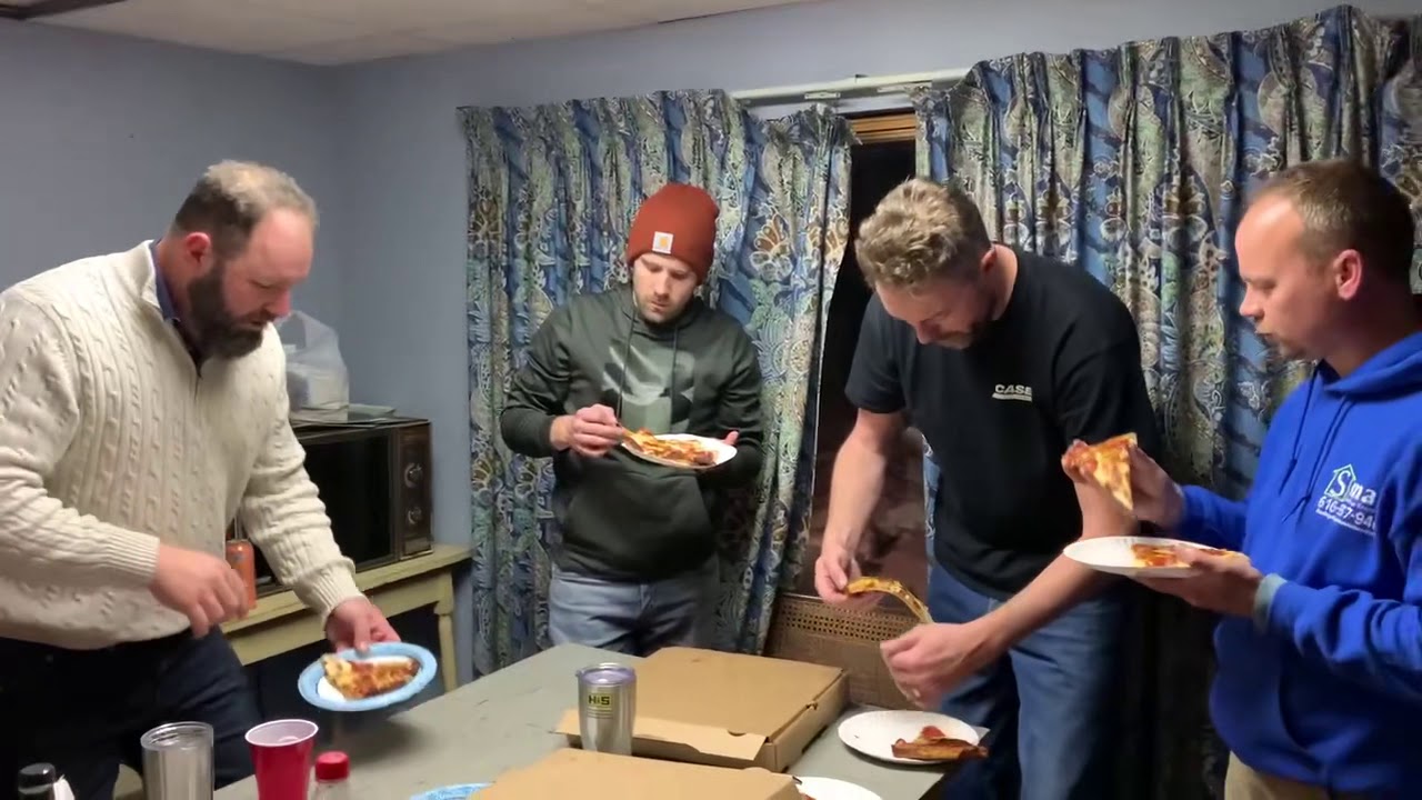 Bear’s Den Pizza - YouTube