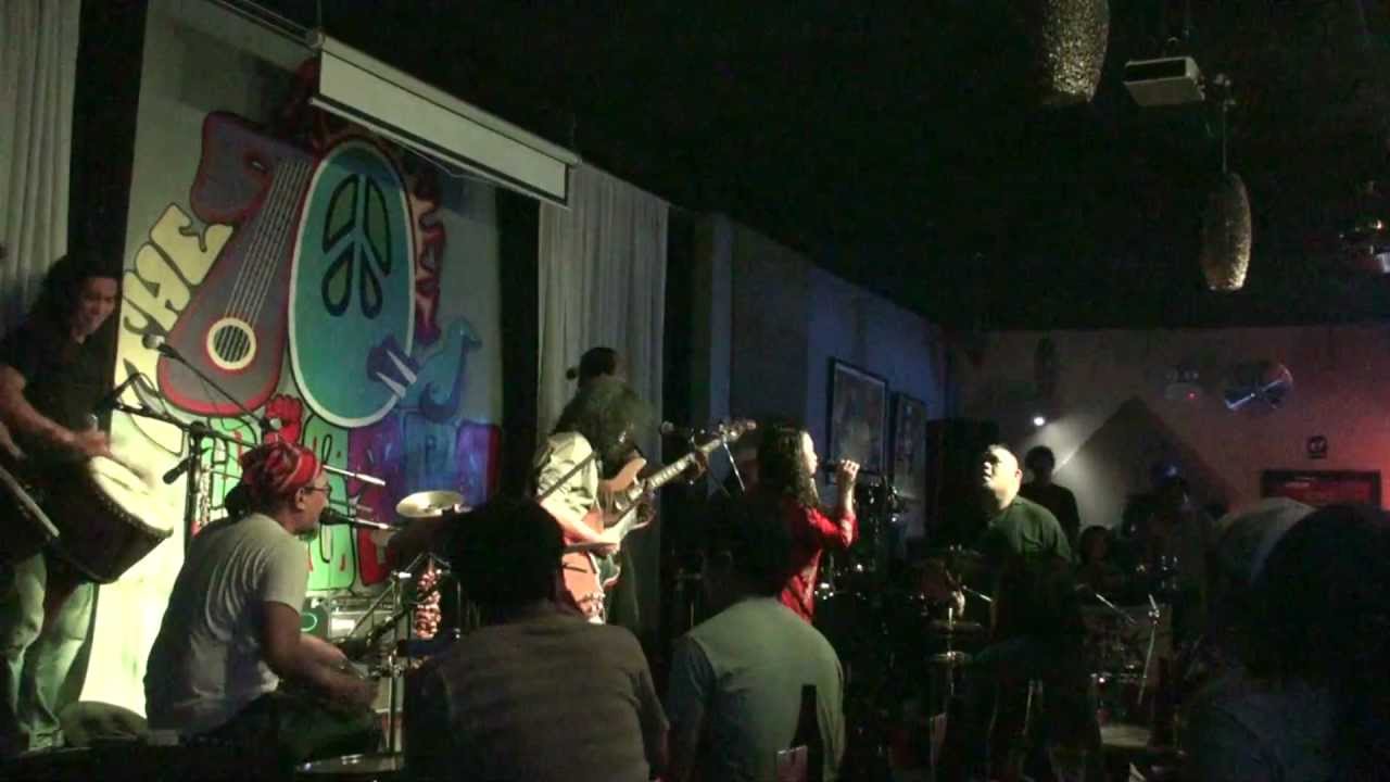 Kalayo Band Live in Manila - YouTube