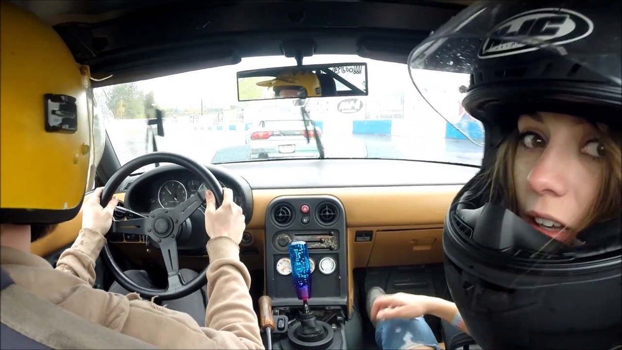 NA Miata 1.6 at Pumpkin Smash 18 - YouTube