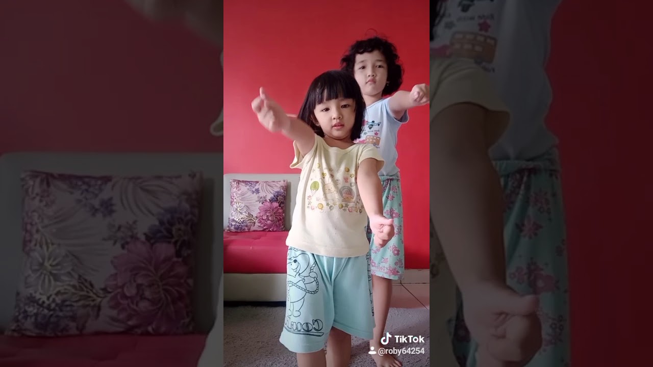 Caca and Chelsea.. (Tik tok) - YouTube