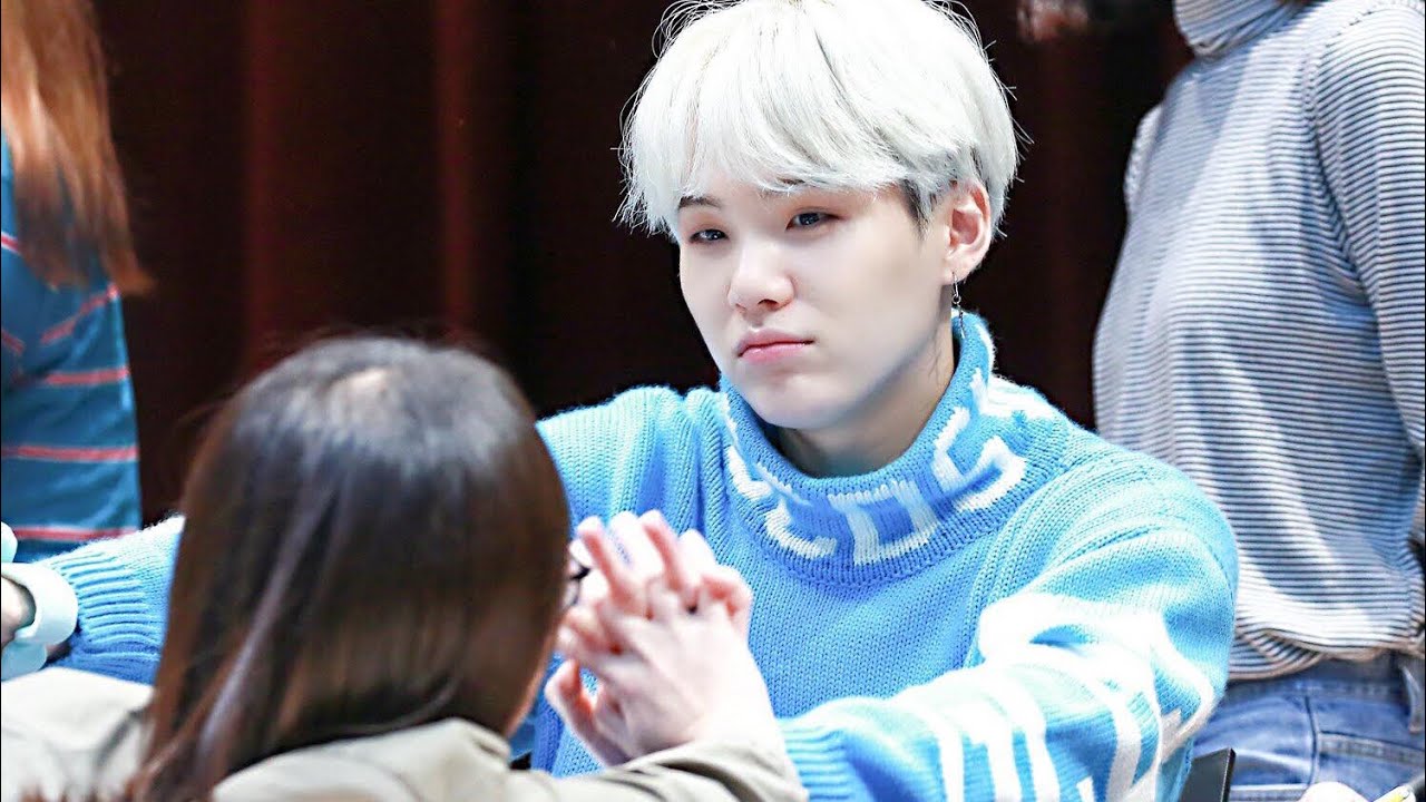 BTS Suga Cool Style at Fansign Seochon - YouTube