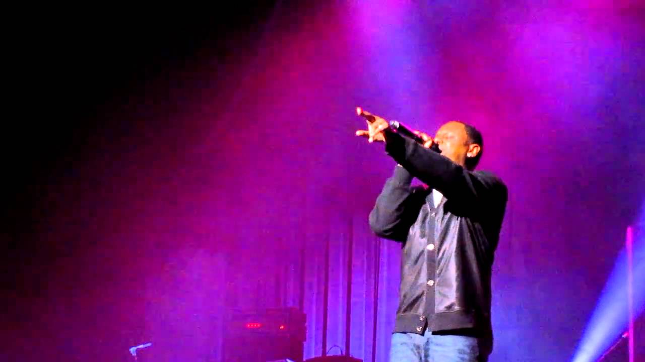 Carl Thomas- Summer Rain Madison Square Garden 2/10/11 - YouTube