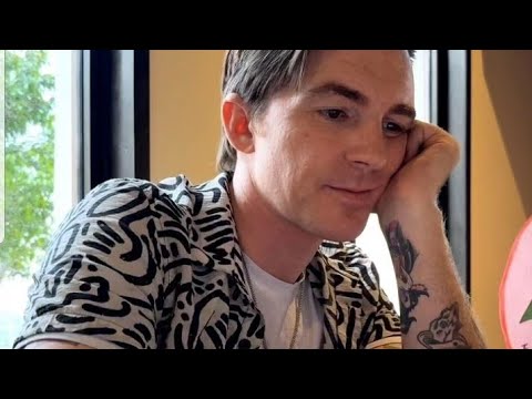 Drake Bell reading fan-mail - YouTube