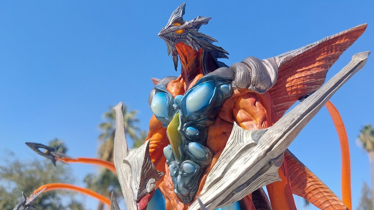 X Plus 25cm Irys figure (Gamera 3) - YouTube