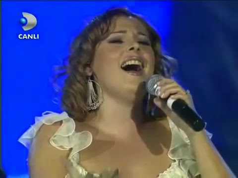 Cem Karaca - Islak Islak (Funda Arar yorumu - Canlı)