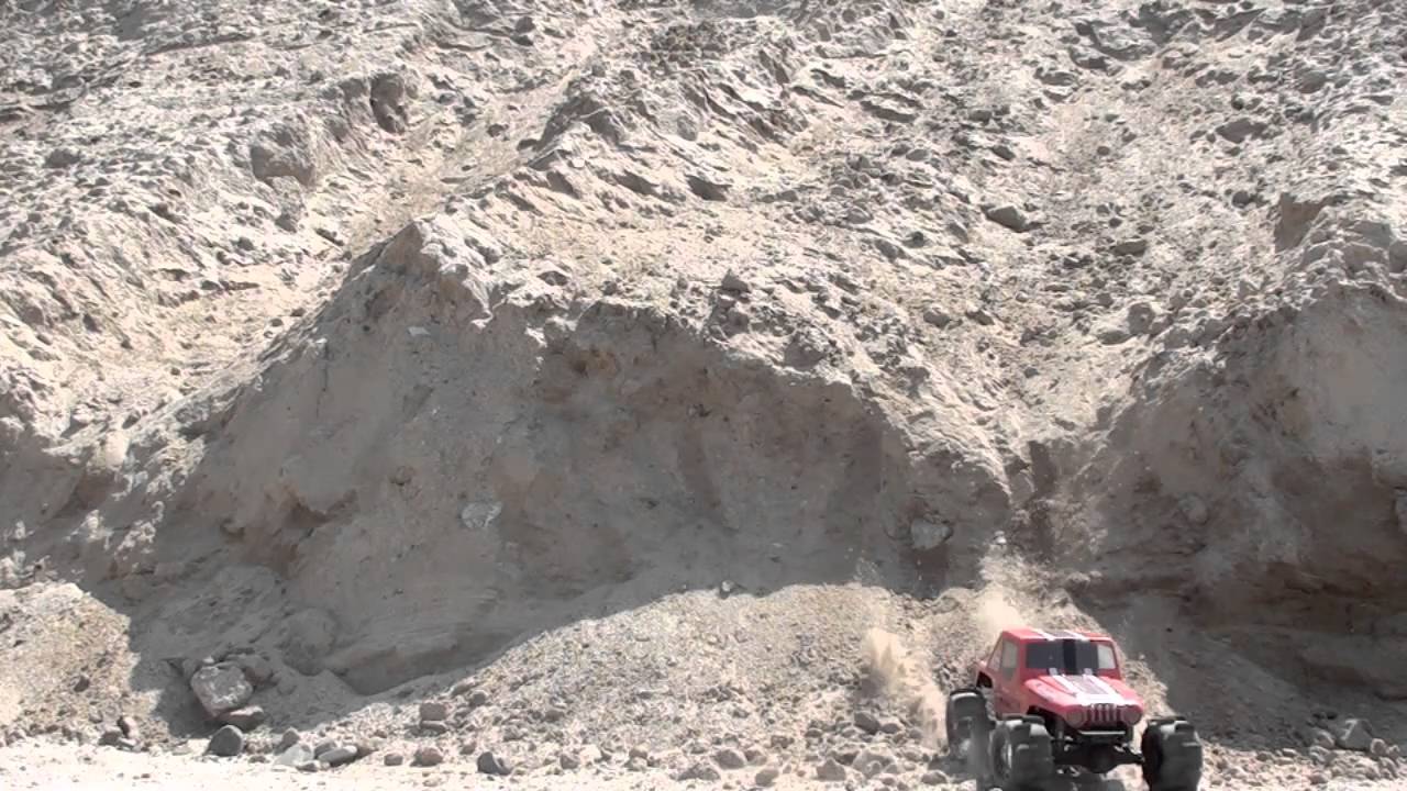 Brushless Formula Offroad SCX10 in HD - YouTube