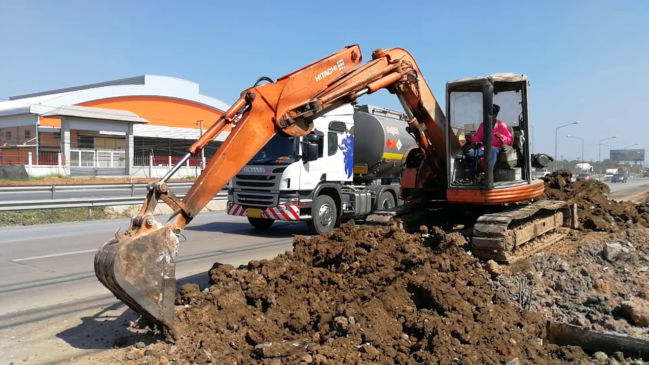 รถแบคโฮฺฮิตาชิขุดตักดิน | Mini Excavator HITACHI Ex75 - YouTube