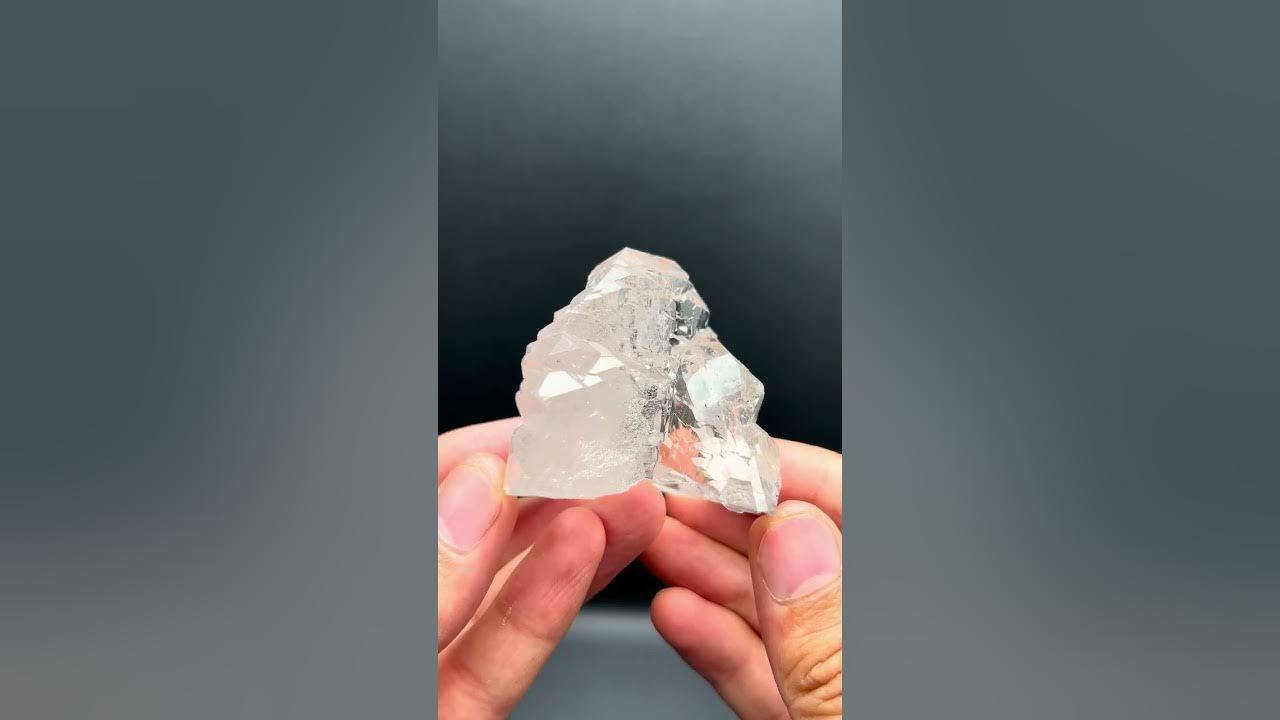 Gwindel Quartz Crystal from Skardu Pakistan | Fine Art Minerals | Gwindel Quartz | - YouTube