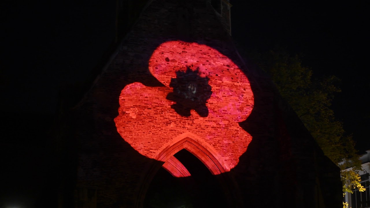 WWI centenary light projection - poppy - YouTube