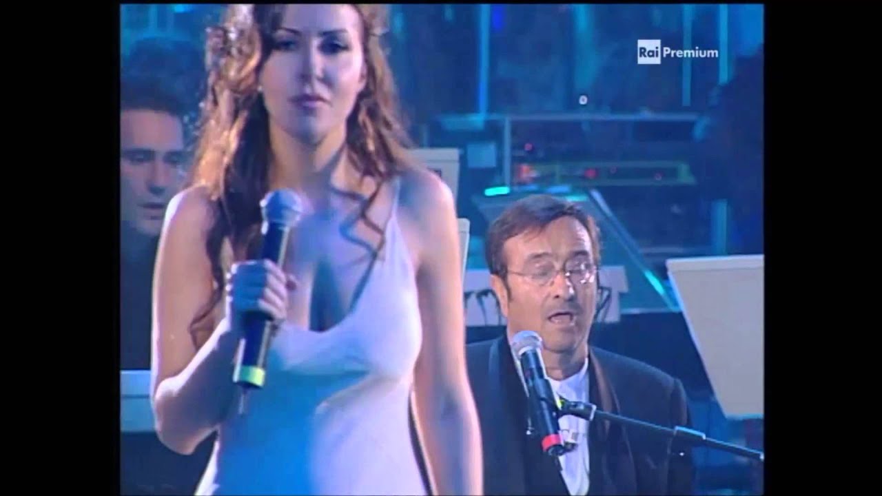Sabrina Ferilli e Lucio Dalla Cantano Stella Di Mare - La Bella E La ...