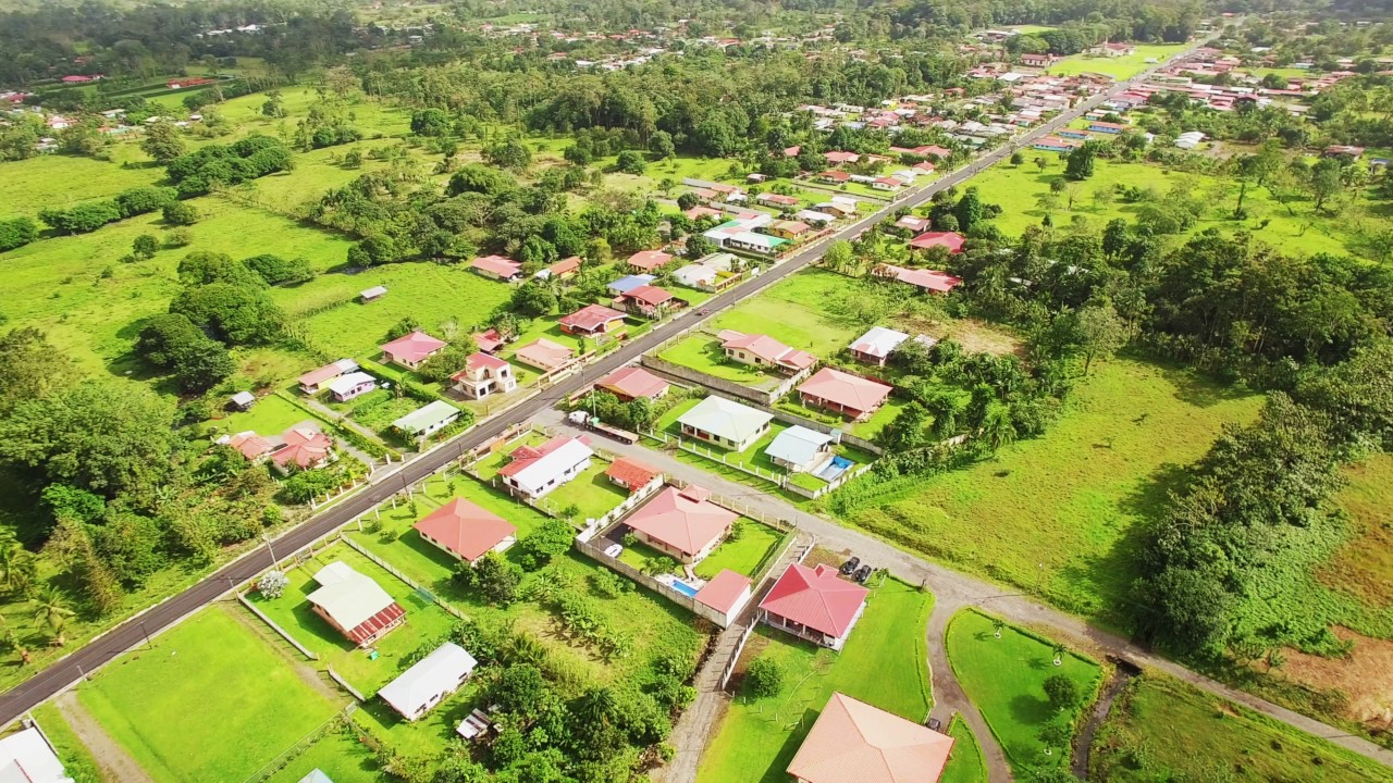 guapiles la colonia y el polideportivo - YouTube