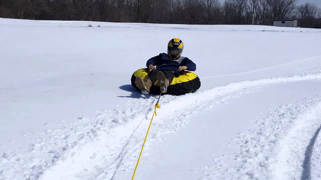 Kid fails on snow raft - YouTube