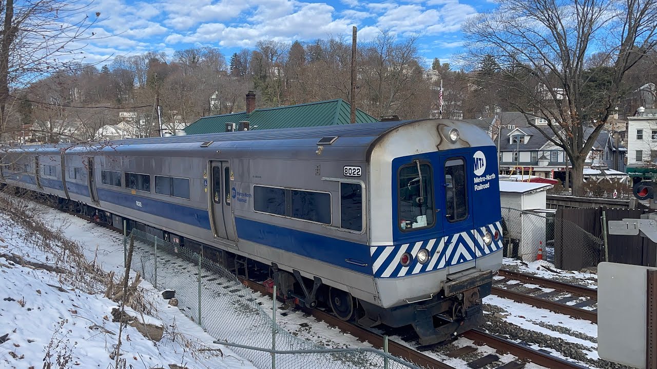 Metro North Harlem Line Trains @ Valhalla,NY - YouTube