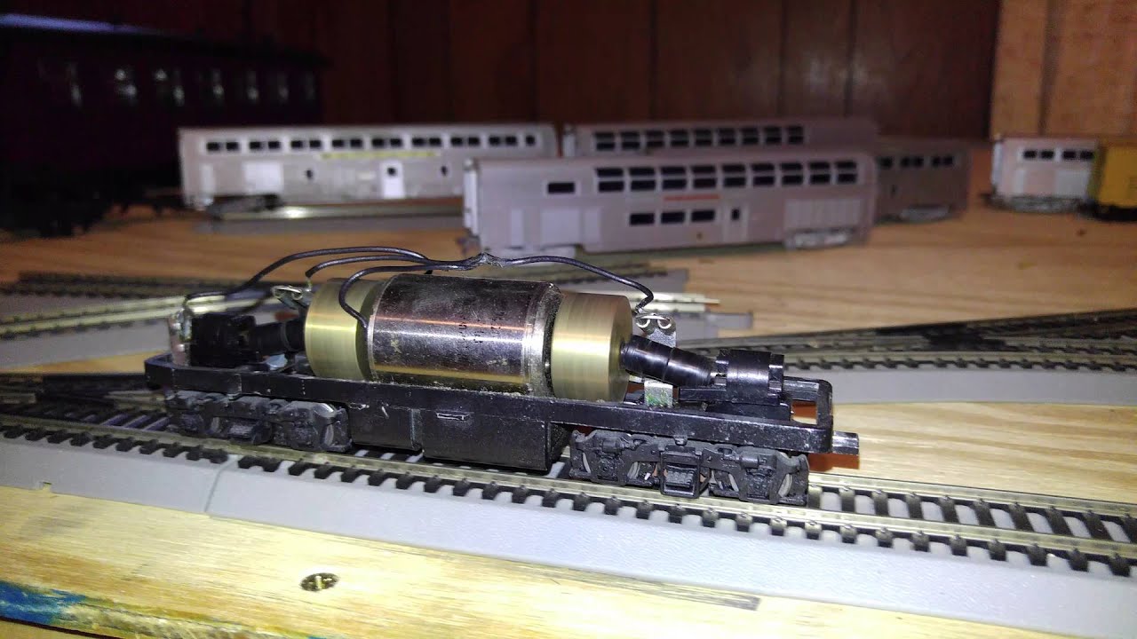 HO Athearn f7 with huge can motor - YouTube