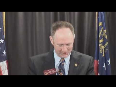 Allen Peake Press Conference banning texting while driving .wmv - YouTube