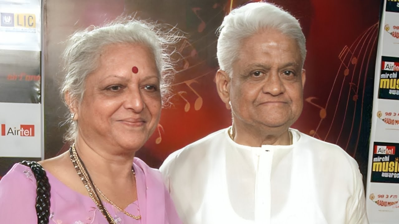 Legendary Music Director Pyarelal Sharma With His Wife | Children ...