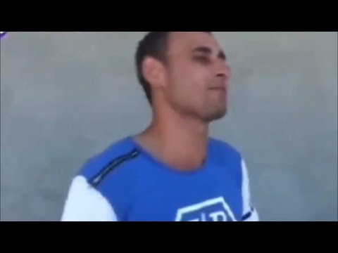 Bu şəxsin yanında \