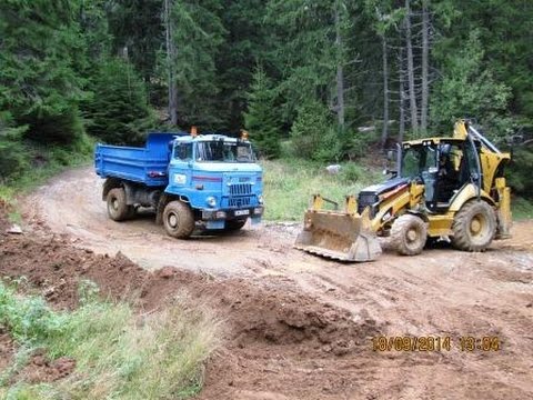 Building logging road (Forststraßenbau) IFA L60 4x4 & CAT 428e - YouTube