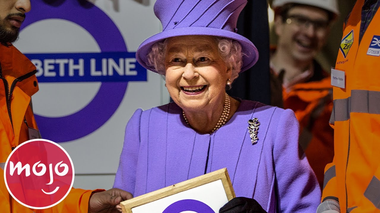 Top 10 Iconic Queen Elizabeth Fashion Moments - YouTube