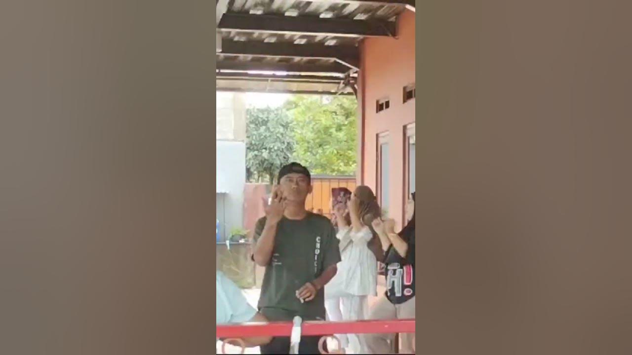 Salfok sama si om yg pake topi...//kimcil kepolen...//obor 95 gn bunder brada - YouTube