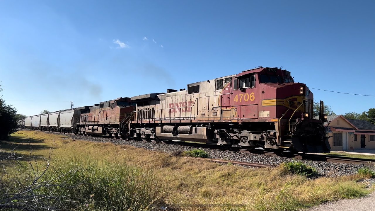 BNSF 4706 Fakebonnet leads KCS M-CCSZ | KCS Laredo Sub - YouTube